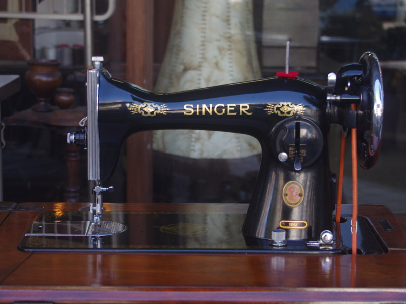 No.733 SINGER 15U シンガー製 家庭用足踏みミシン：アンティークミシン修理士の工房 足踏みミシン・手回しミシンのミシン一番店