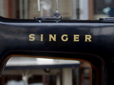 No.744 SINGER 188U シンガー製 職業用足踏みミシン：アンティークミシン修理士の工房 足踏みミシン・手回しミシンのミシン一番店