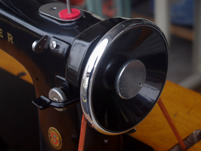 No.744 SINGER 188U シンガー製 職業用足踏みミシン：アンティークミシン修理士の工房 足踏みミシン・手回しミシンのミシン一番店