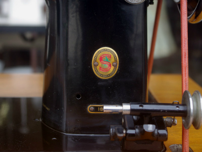 No.744 SINGER 188U シンガー製 職業用足踏みミシン：アンティークミシン修理士の工房 足踏みミシン・手回しミシンのミシン一番店