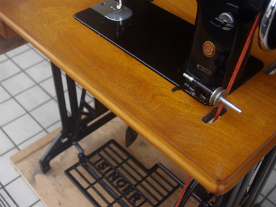 No.744 SINGER 188U シンガー製 職業用足踏みミシン：アンティークミシン修理士の工房 足踏みミシン・手回しミシンのミシン一番店