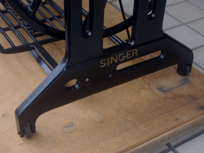 No.744 SINGER 188U シンガー製 職業用足踏みミシン：アンティークミシン修理士の工房 足踏みミシン・手回しミシンのミシン一番店