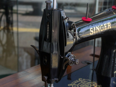 No.755 SINGER 31K20 シンガー製 工業用本縫い足踏みミシン：アンティークミシン修理士の工房 足踏みミシン・手回しミシンのミシン一番店