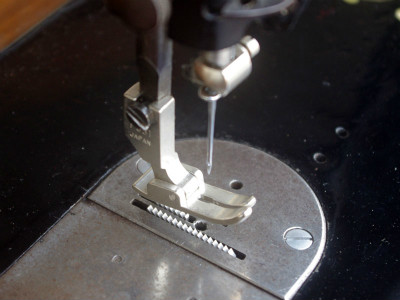 No.755 SINGER 31K20 シンガー製 工業用本縫い足踏みミシン：アンティークミシン修理士の工房 足踏みミシン・手回しミシンのミシン一番店